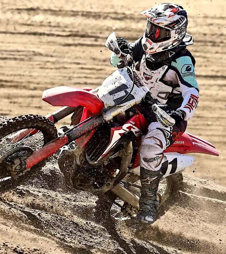 BIG CROWD, LONG LAPS, HIGH SPEEDS & BIG BUMPS AT THE 2019 FXR-SPONSORED ...