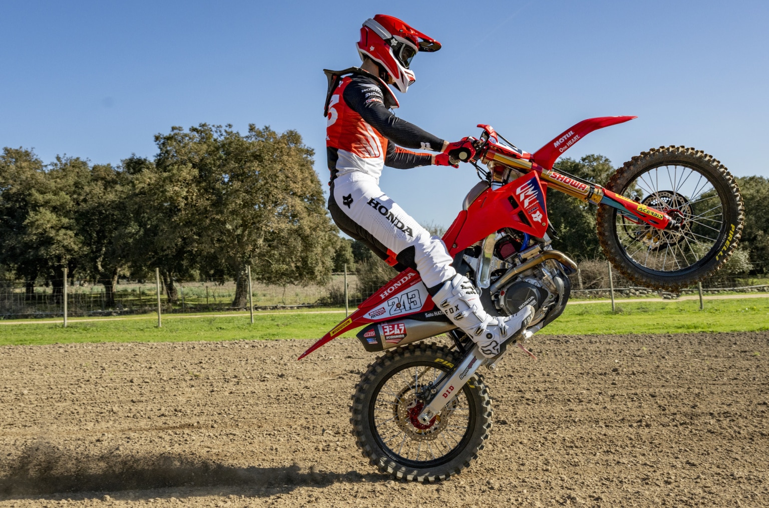 SNEAK PEEK! 2025 HONDA CRF450 & CRF250 MODELS - Motocross Action Magazine