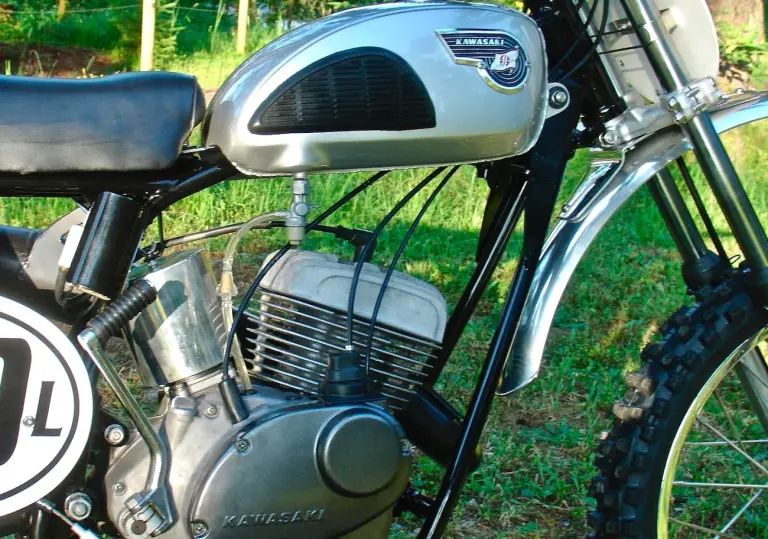 BIKES YOU'VE NEVER SEEN BEFORE 1969 KAWASAKI F31 GREEN STREAK ...