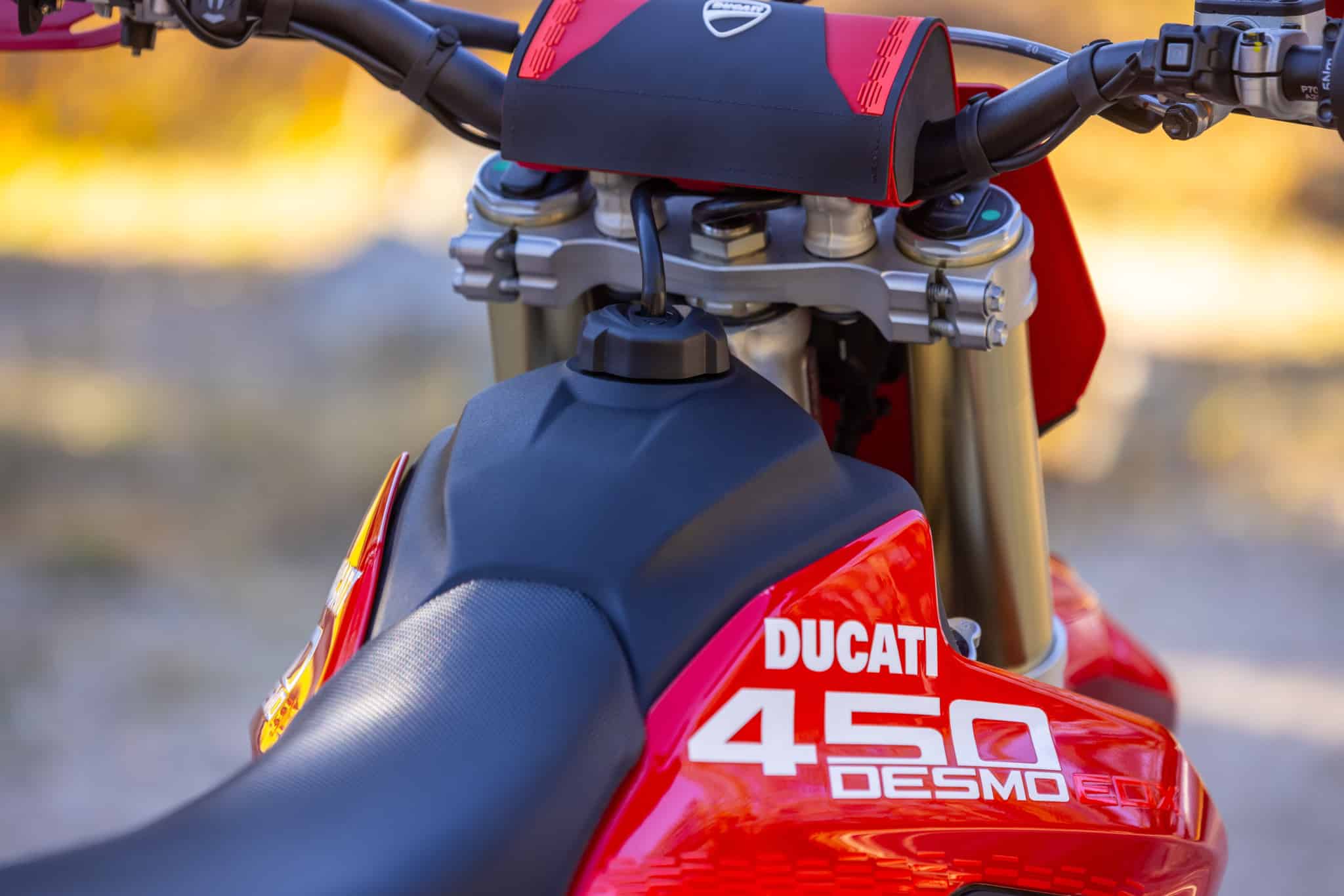 BREAKING NEWS! DUCATI RELEASES NEW 2026 DESMO450 EDX CROSS-COUNTRY BIKE